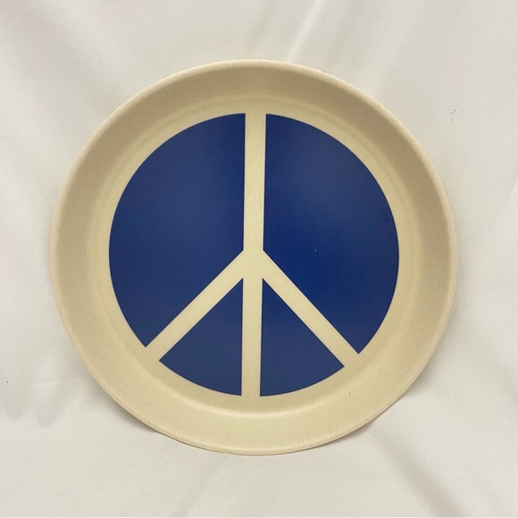 Pillowfort | Kitchen | Pillowfort Target Peace Sign Plate Melamine ...